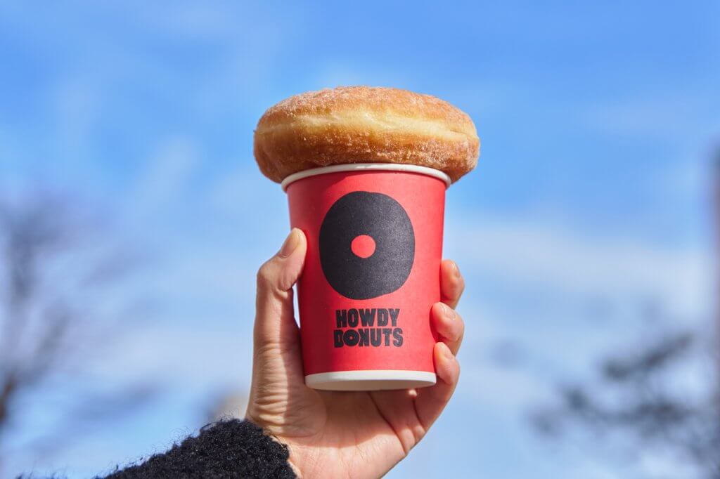 もちもち食感のカラフルなドーナツにワクワク！「HOWDY DONUTS（ハウディドーナツ）」中央区上大川前通にオープン ｜&Komachi